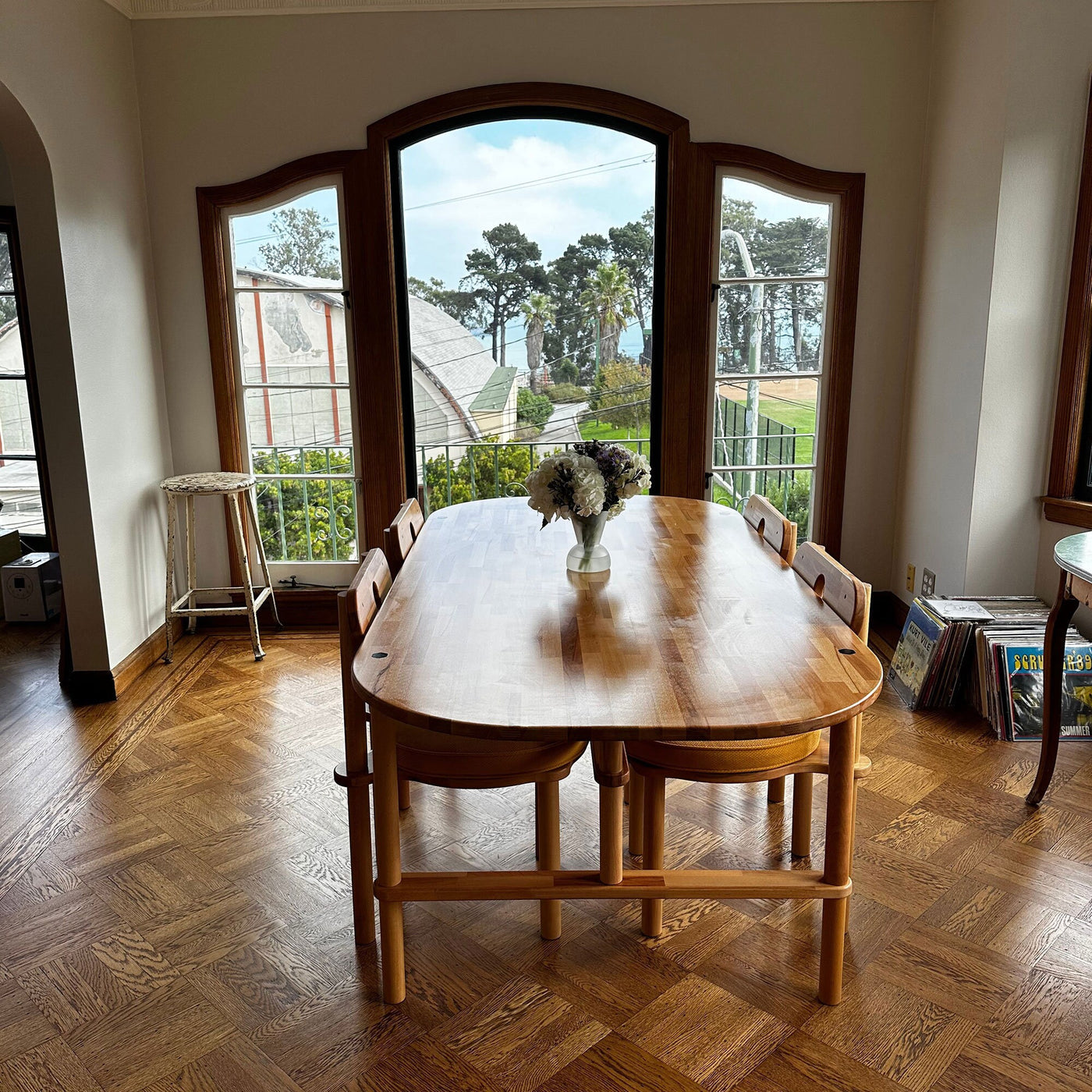 Beverly Hills Oval Dining Table for 6 - Tomruque Wood Studios